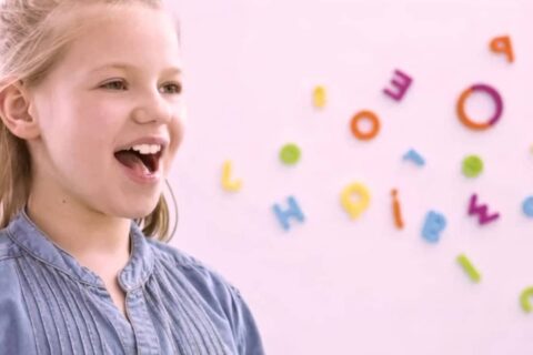 ¿Qué es la DISFEMIA? 🥇 | DEFINICIÓN y TRATAMIENTO